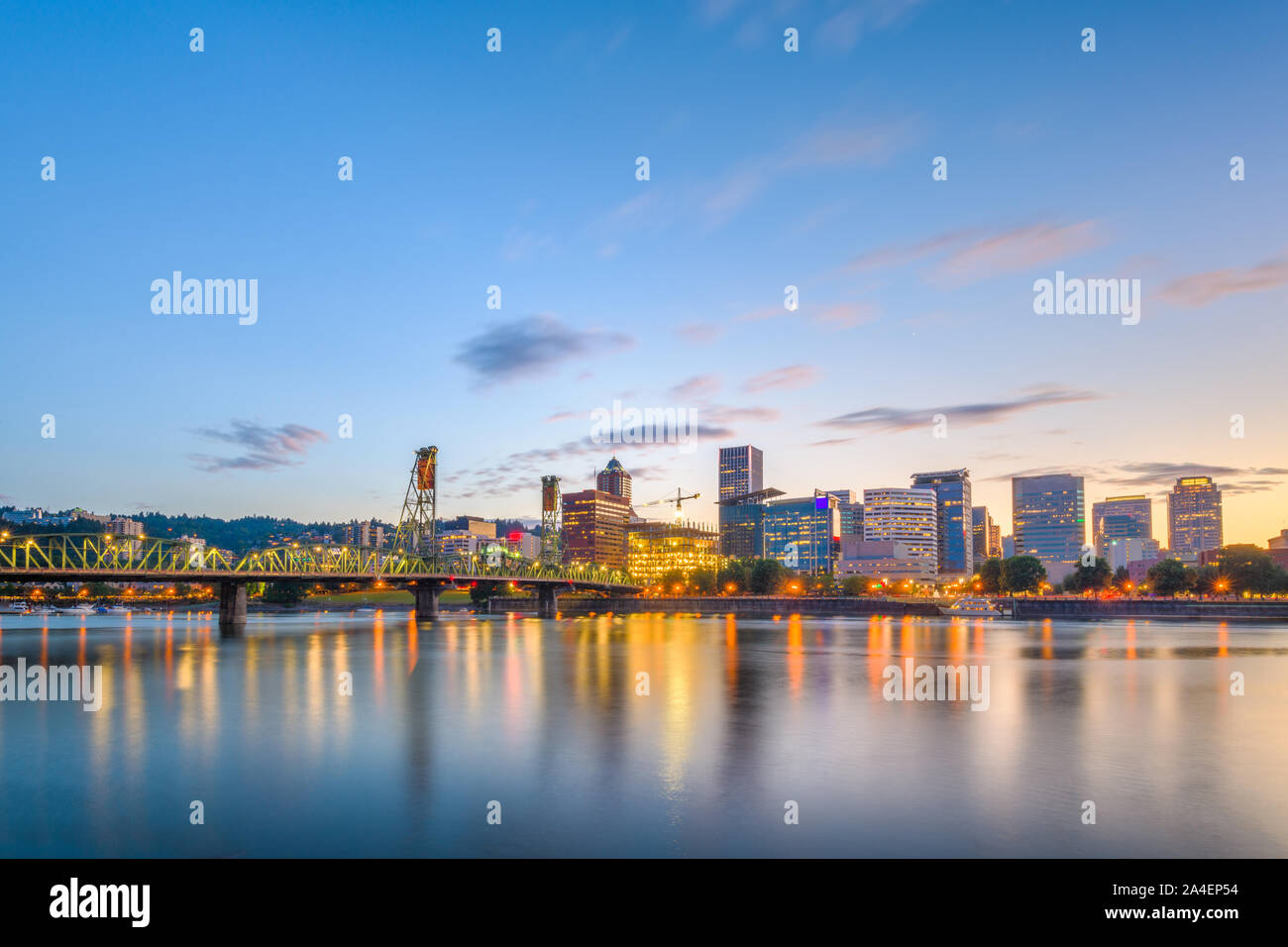 Willamette river hi-res stock photography and images - Alamy