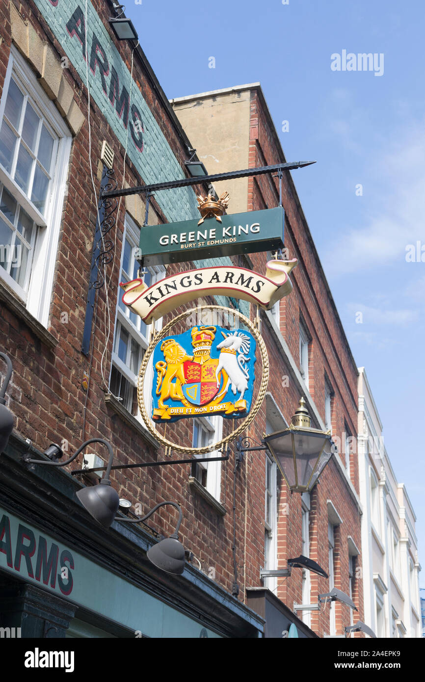 Kings of arms hi-res stock photography and images - Alamy