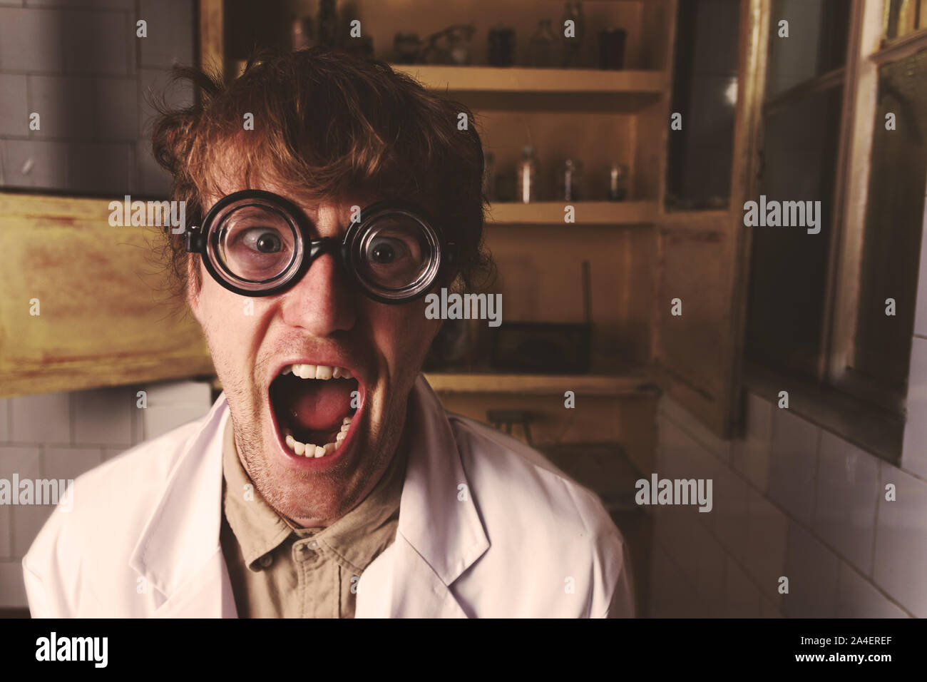 Mad scientist and retro hi-res stock photography and images - Alamy