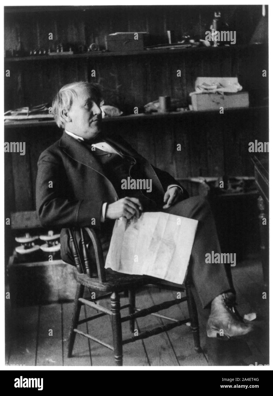 Thomas edison light bulb hi-res stock photography and images - Alamy