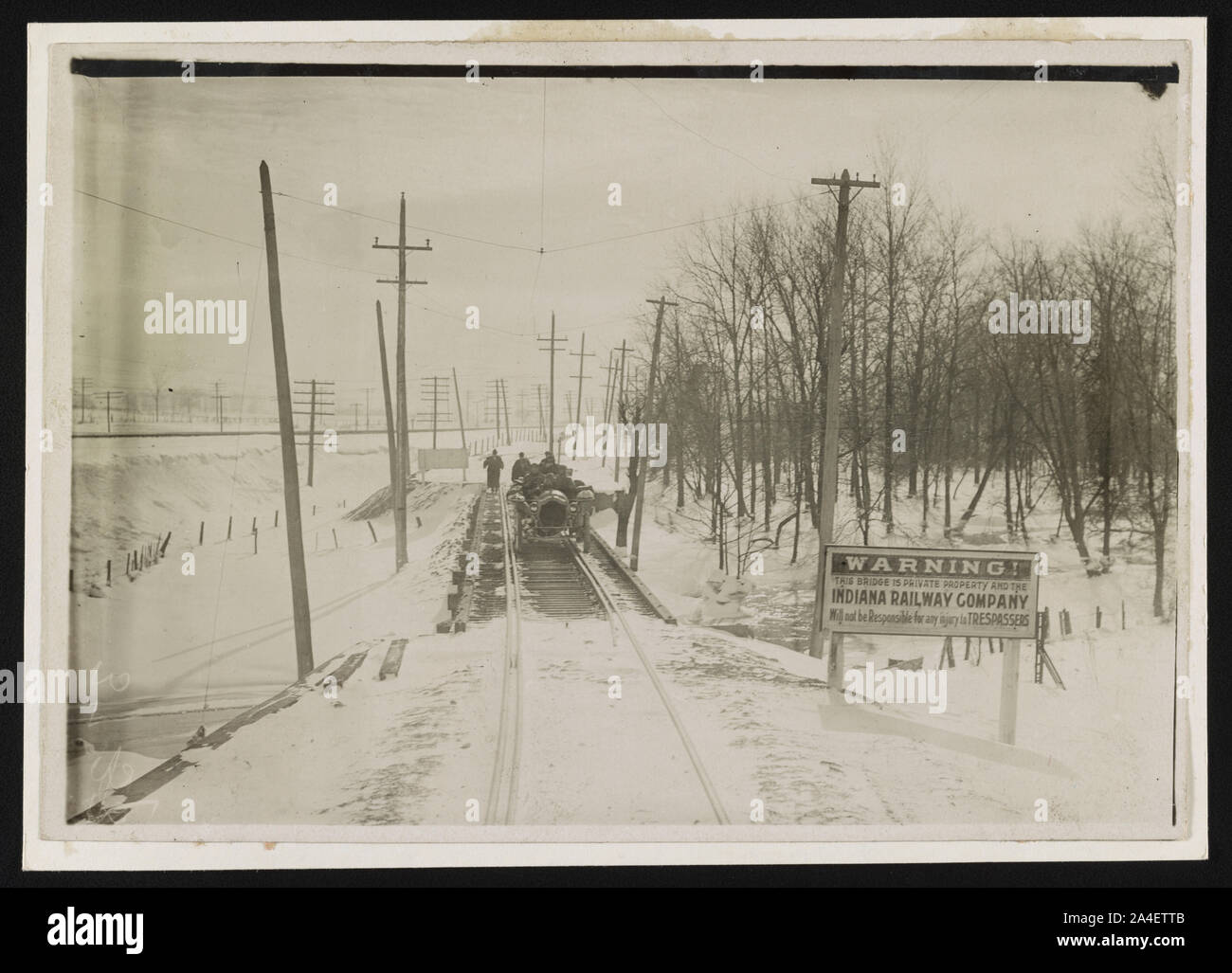 Thomas Flyer participating in New York-to-Paris automobile race ...