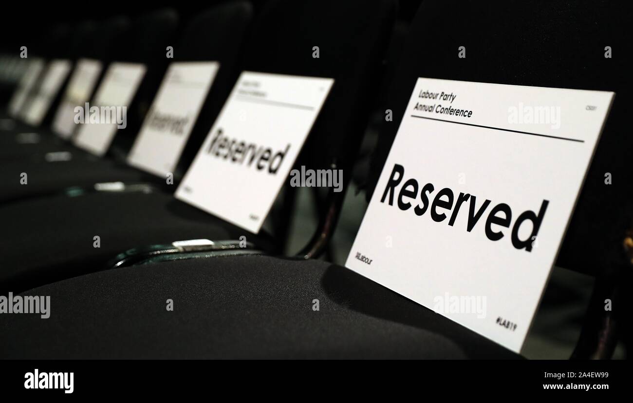 Labour signs hi-res stock photography and images - Alamy