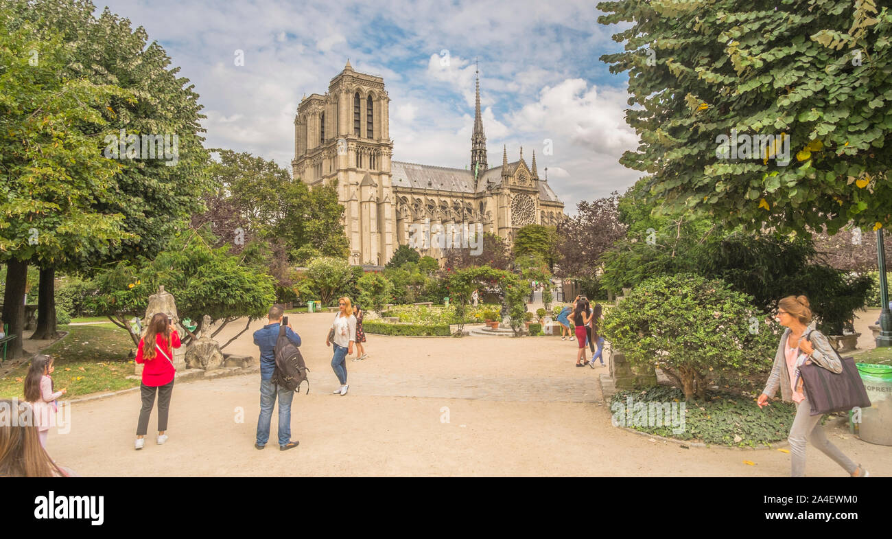 Notre dame of paris square hi-res stock photography and images - Alamy