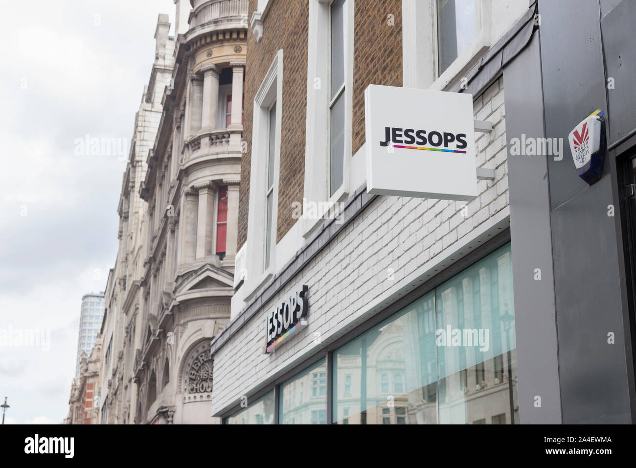Jessops logo hi-res stock photography and images - Alamy