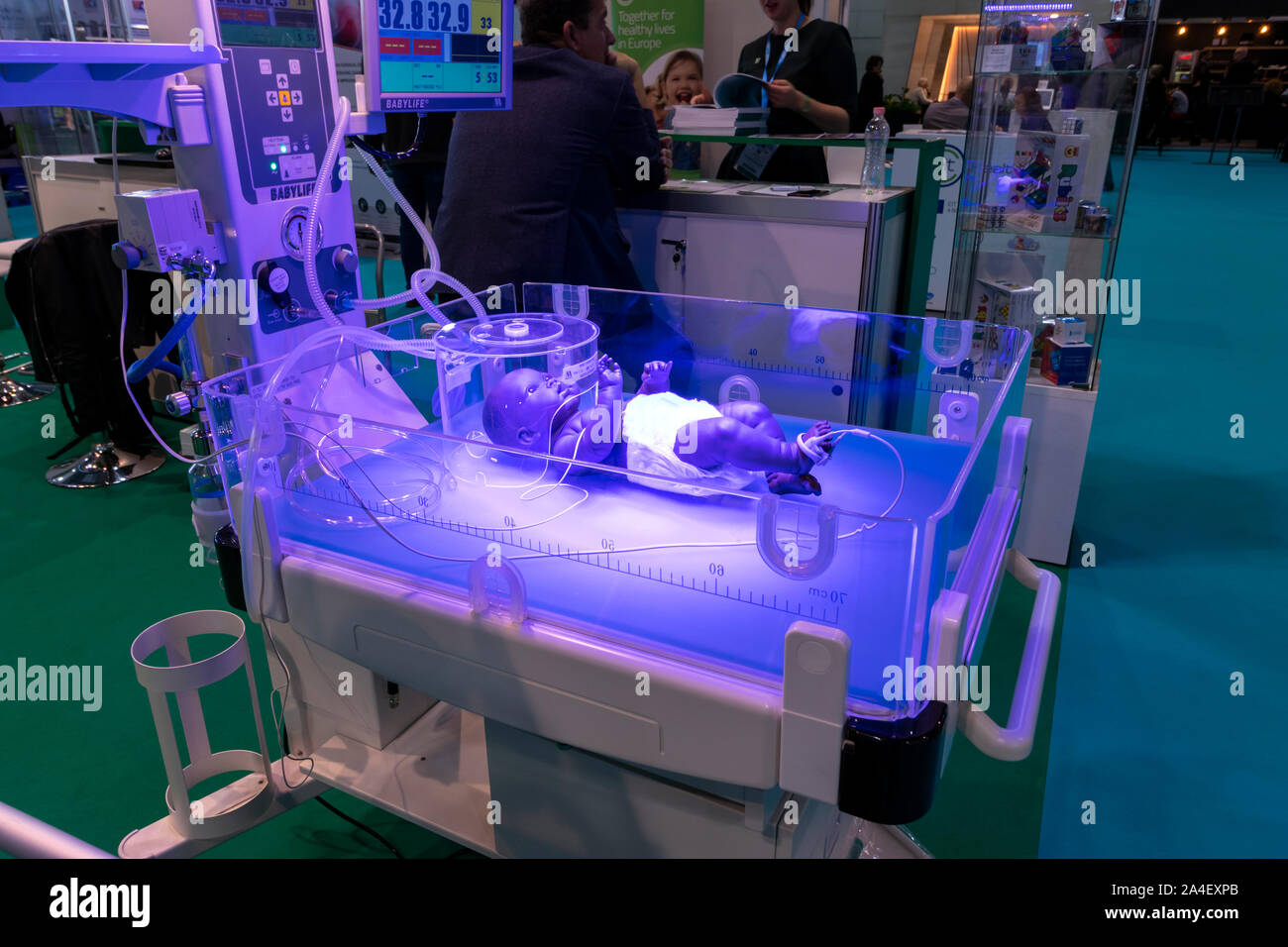 Neonatal unit hi-res stock photography and images - Alamy
