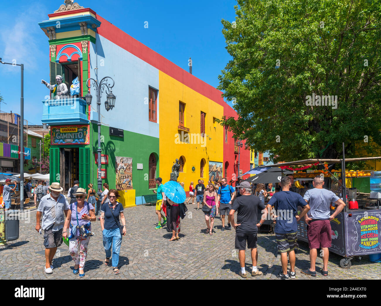 La boca streets busy hi-res stock photography and images - Alamy