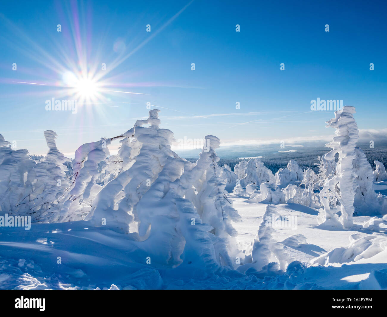 Cloudless wintry hi-res stock photography and images - Alamy