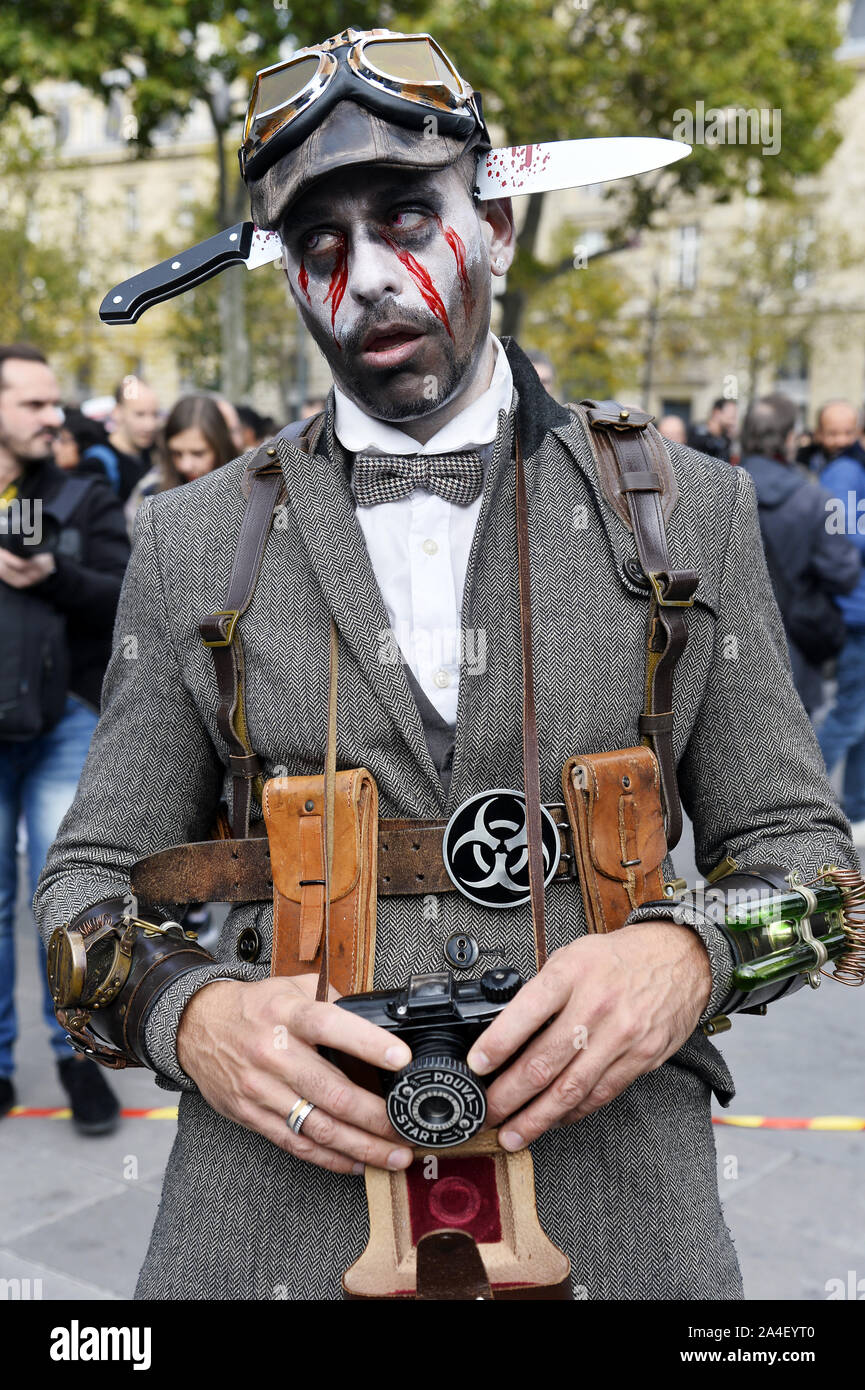 Zombie apocalypse attack hi-res stock photography and images - Alamy