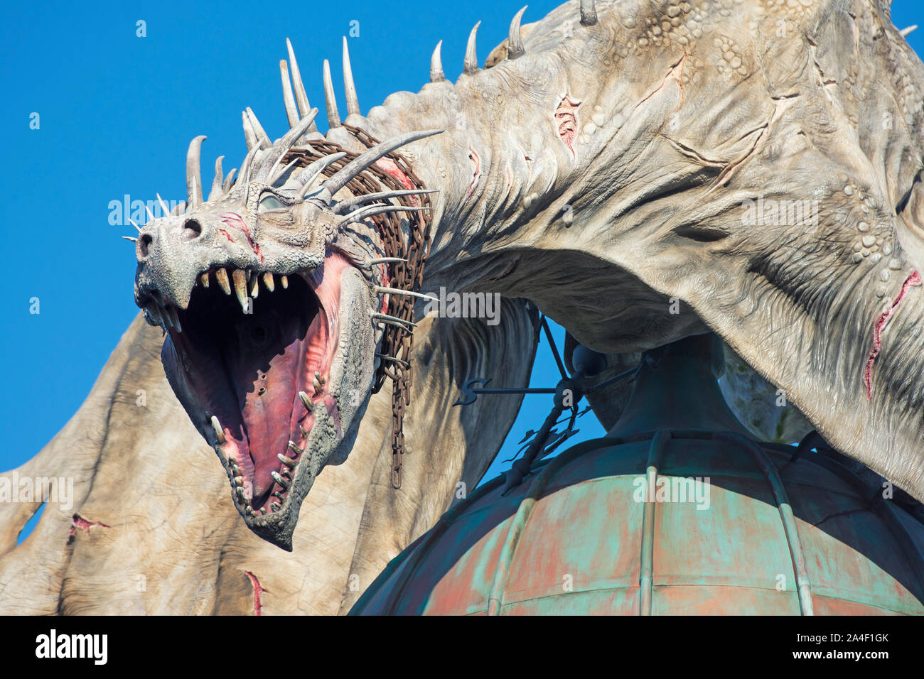 Universal studios gringotts bank hi-res stock photography and images ...