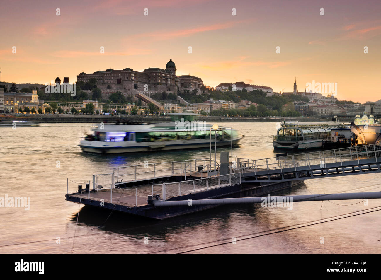Danube budapest cruise boat hi-res stock photography and images - Alamy