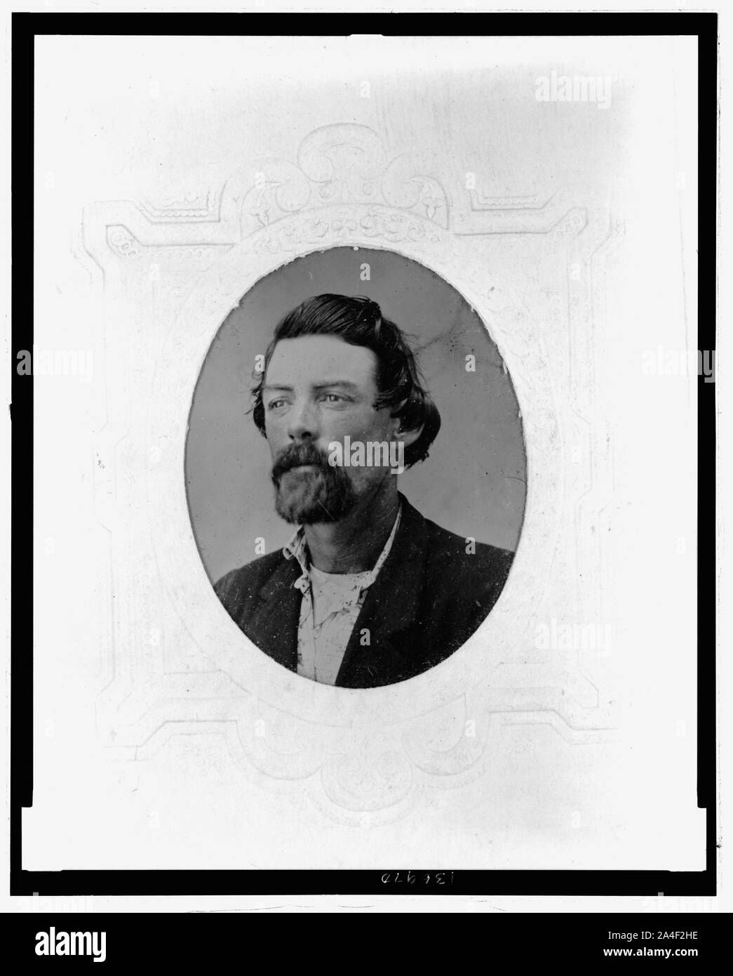 Three-quarter face portrait of man with beard Stock Photo - Alamy