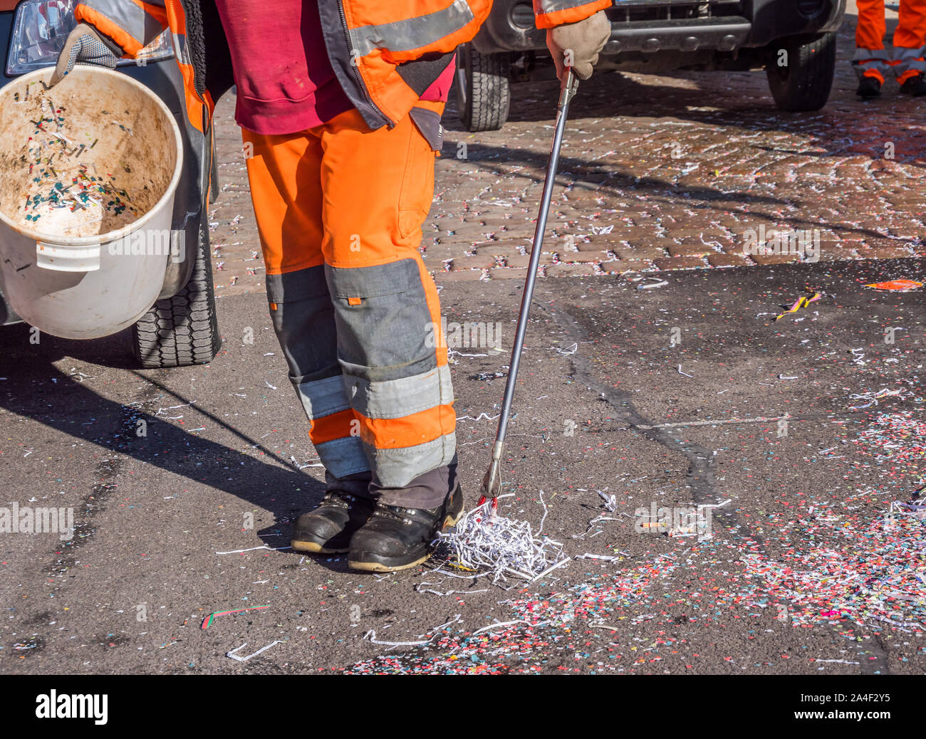 Garbage after parade hi-res stock photography and images - Alamy