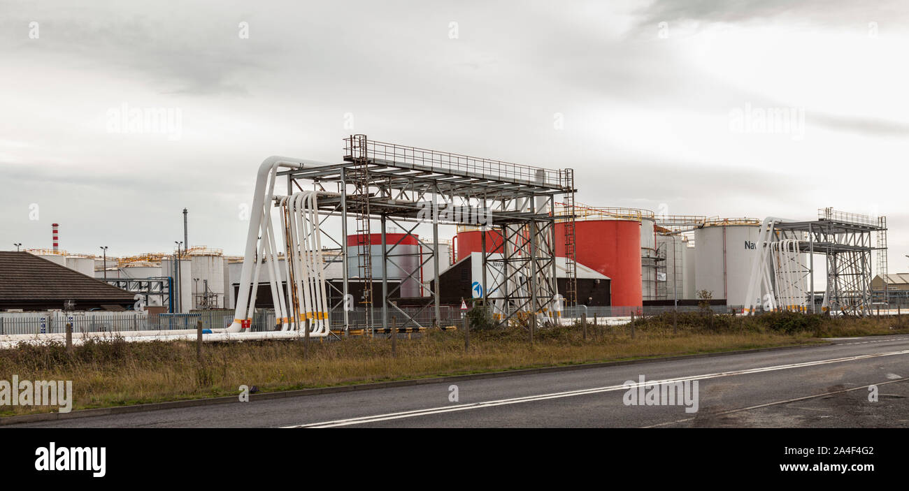 Industrial complex pipes hi-res stock photography and images - Alamy