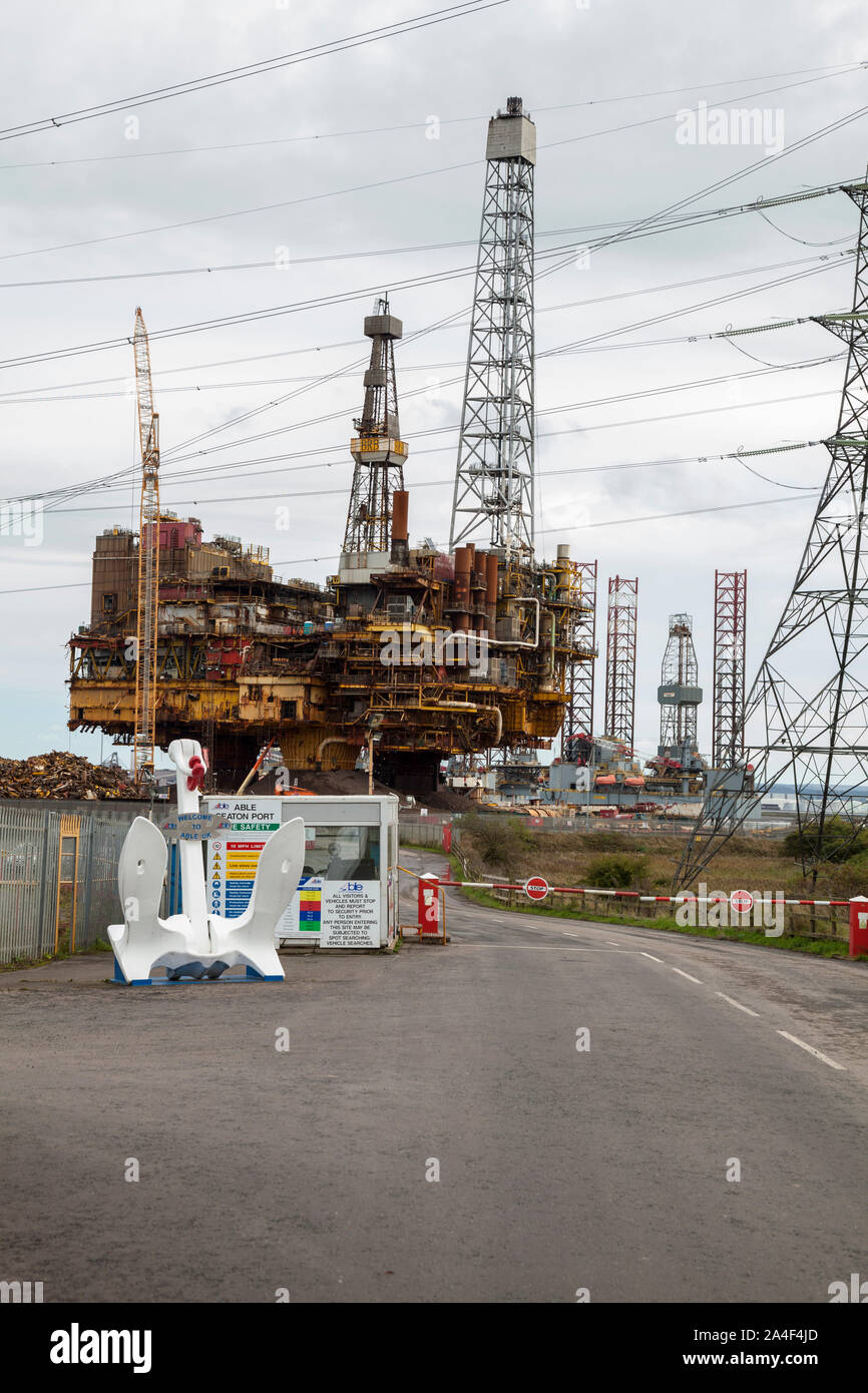 Brent bravo oil rig hi-res stock photography and images - Alamy