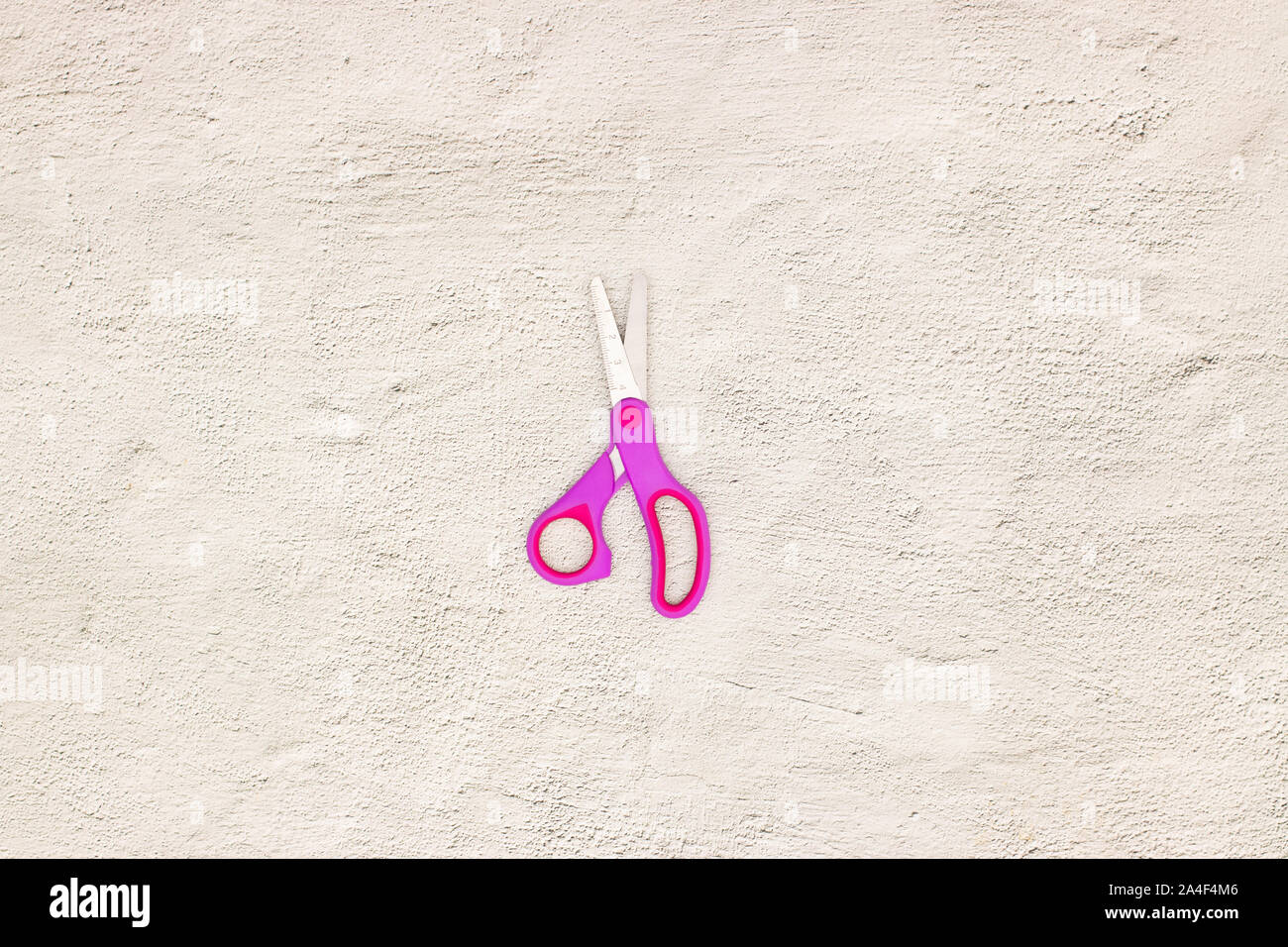 Ruler pink scissors pen hi-res stock photography and images - Alamy