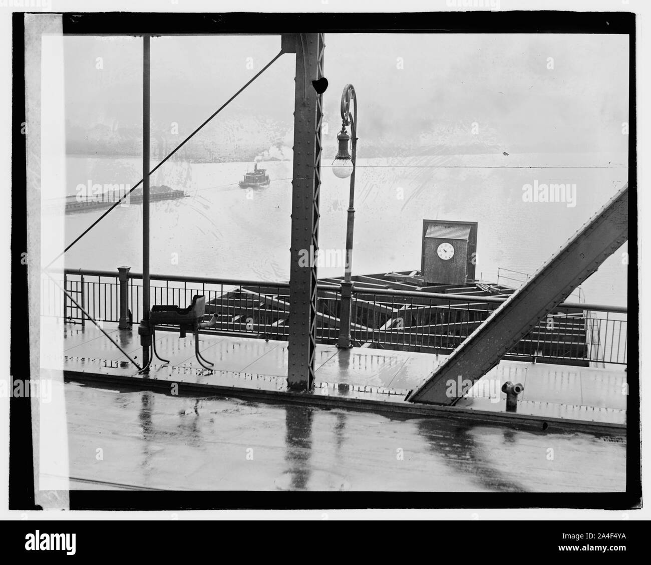 Tide gauge device hi-res stock photography and images - Alamy