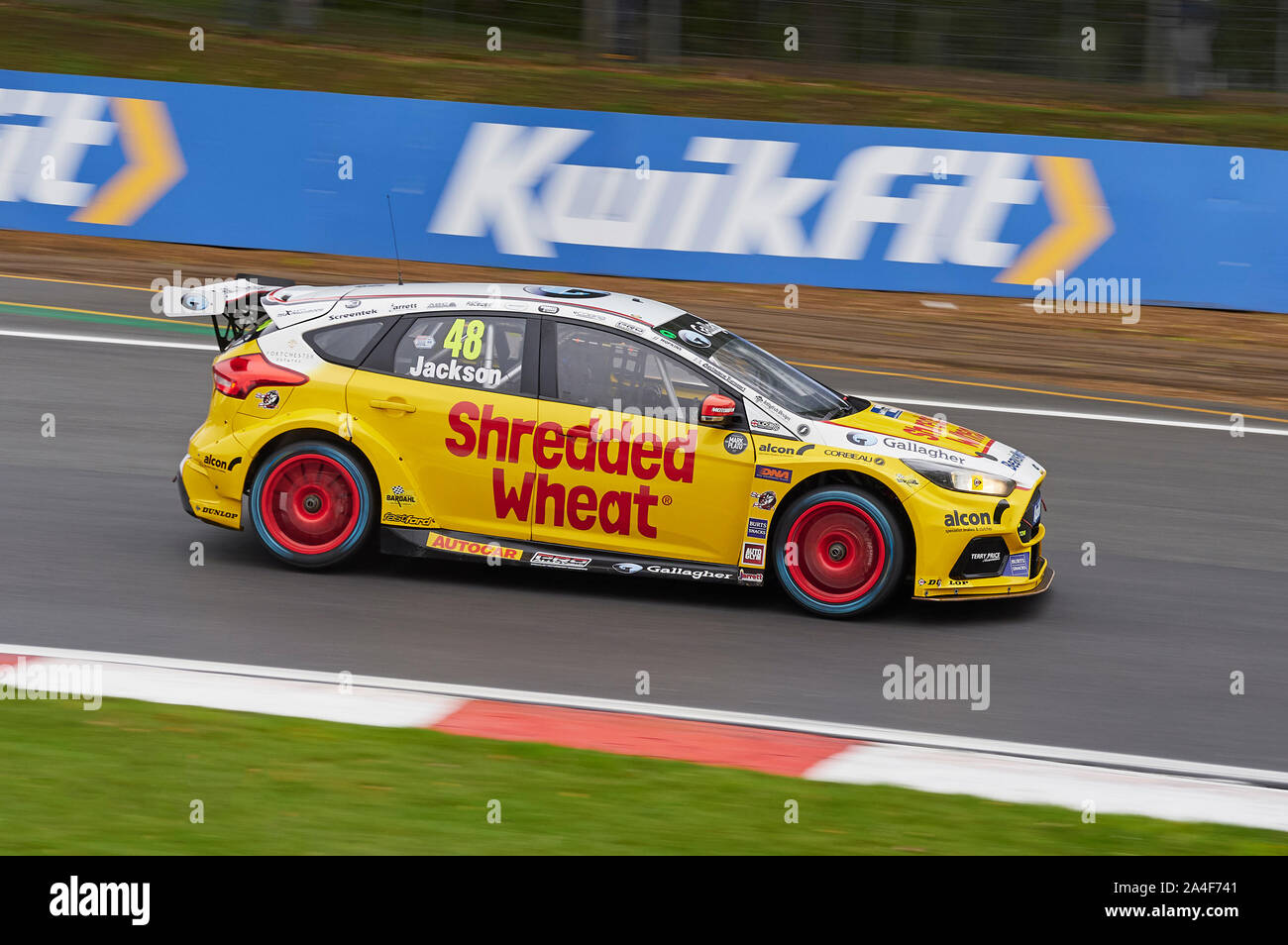 Tean shredded wheat racing with gallagher hi-res stock photography and ...