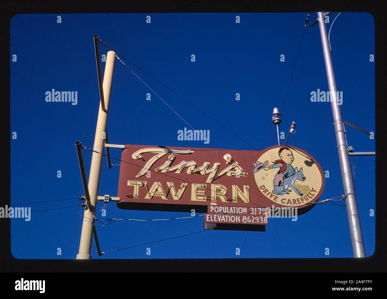 Tinys tavern sign hi-res stock photography and images - Alamy