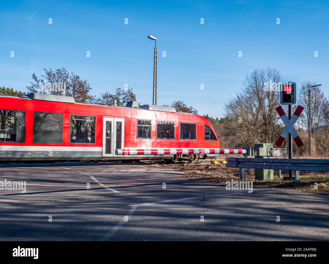 Railroad crossing main street hi-res stock photography and images - Alamy