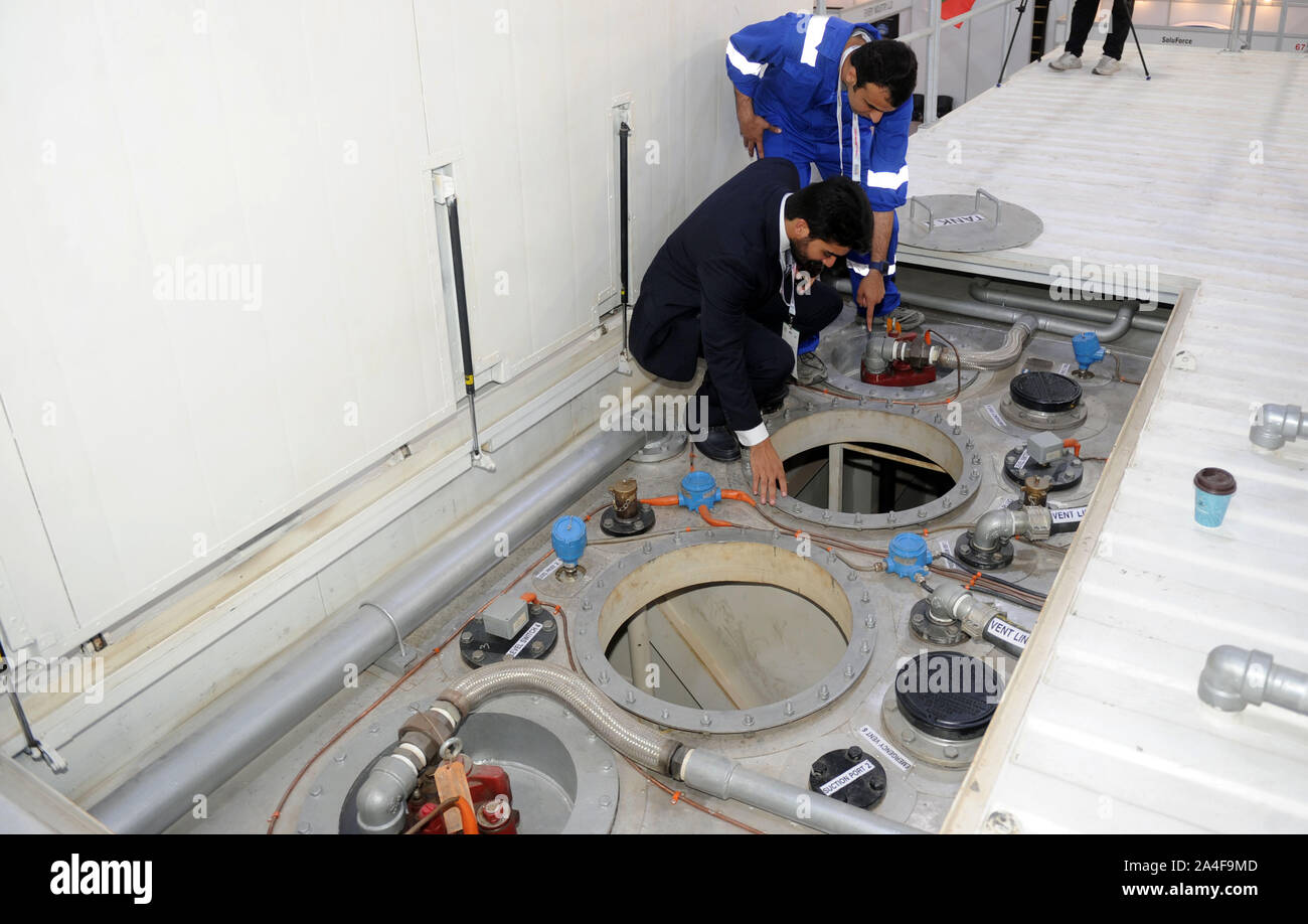 Kuwait gas hi-res stock photography and images - Alamy