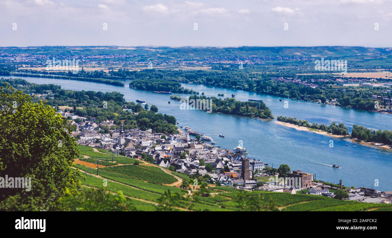 Panorama of the middle Rhine River valley with beautiful vineyards ...