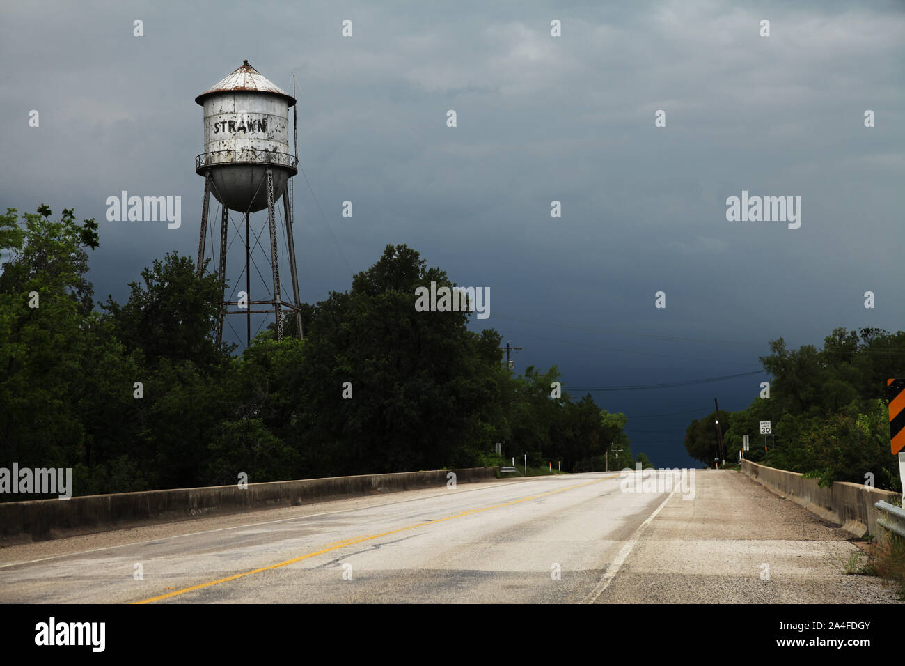 Strawn water tower hi-res stock photography and images - Alamy
