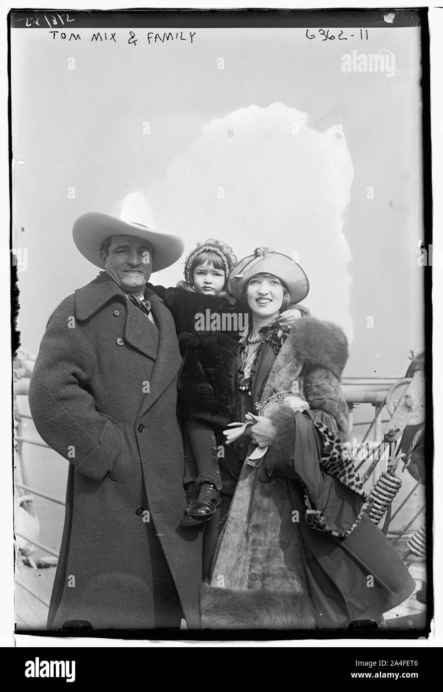 Celebrity family portrait Black and White Stock Photos & Images - Alamy