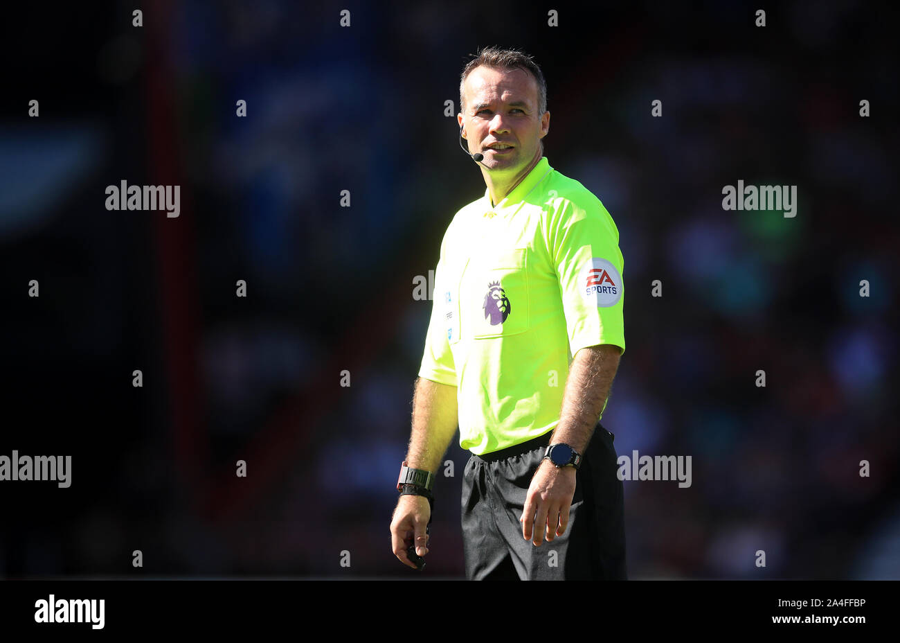 Paul tierney match referee hi-res stock photography and images - Alamy