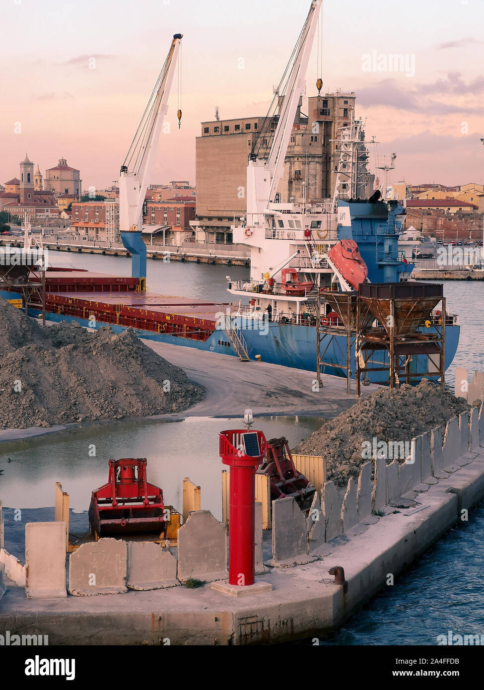Shipyard for the construction of a new dock for the mooring of ships ...