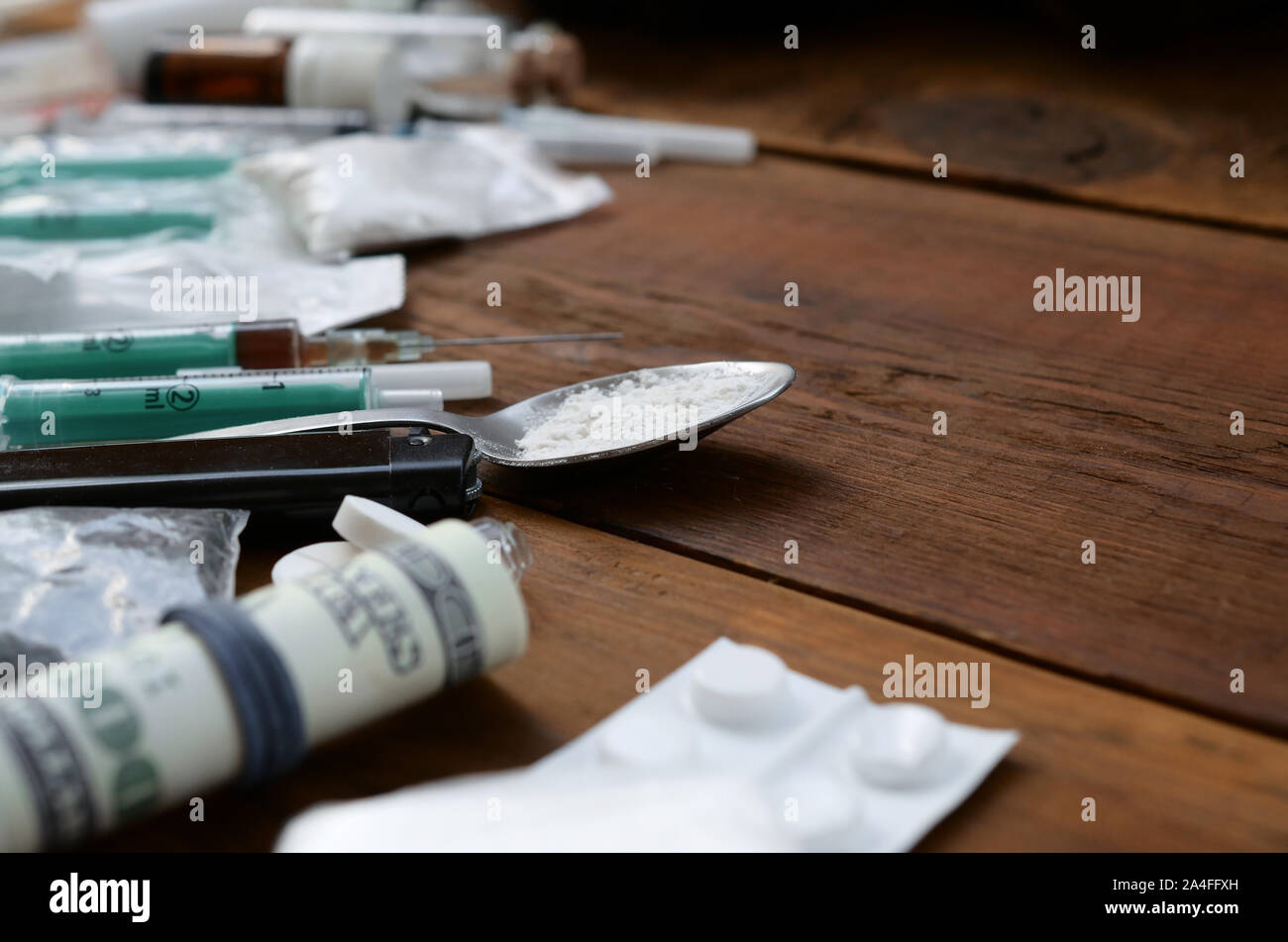 A lot of narcotic substances and devices for the preparation of drugs ...