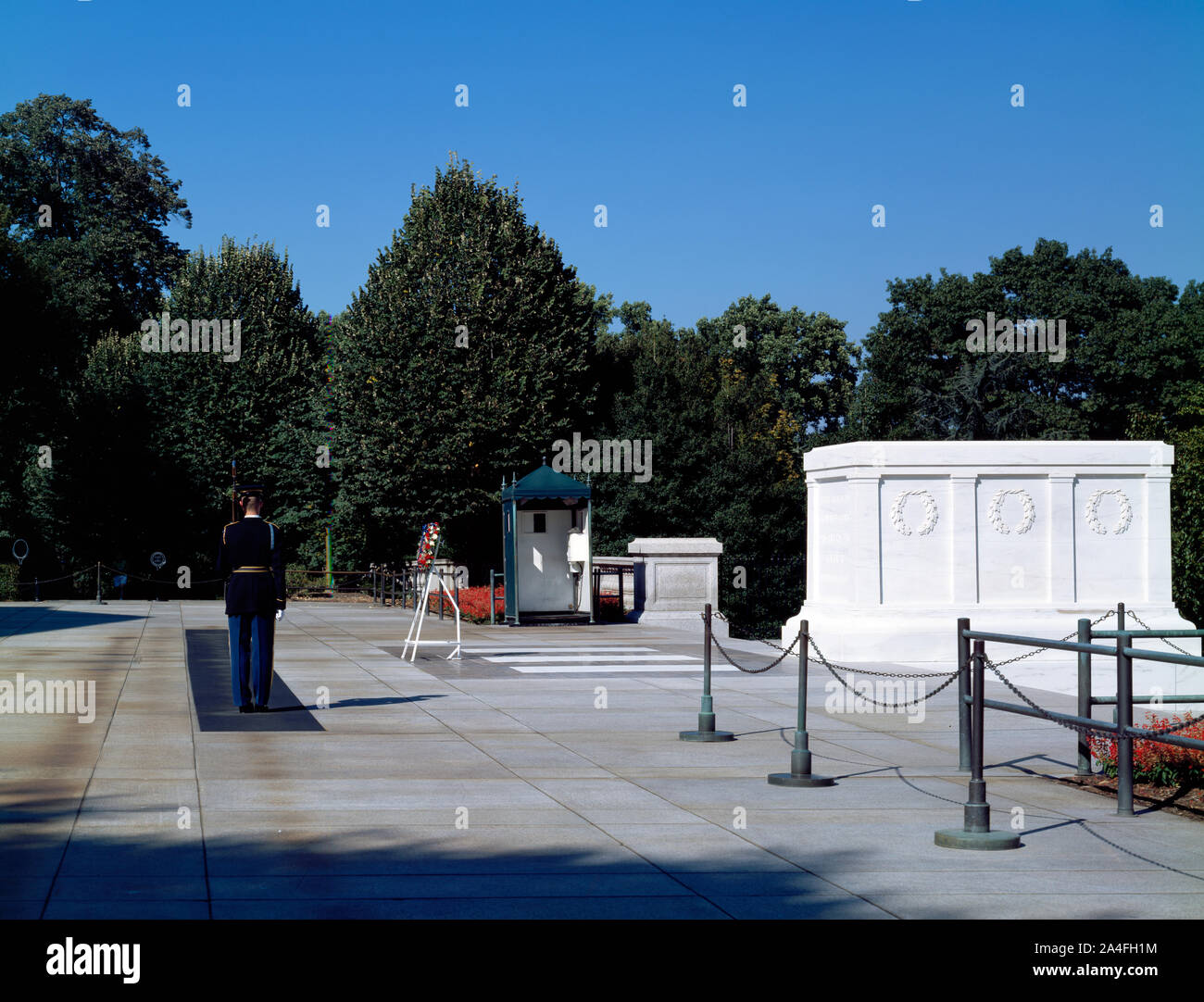 Tomb of the Unknowns at Arlington National Cemetery, Arlington ...