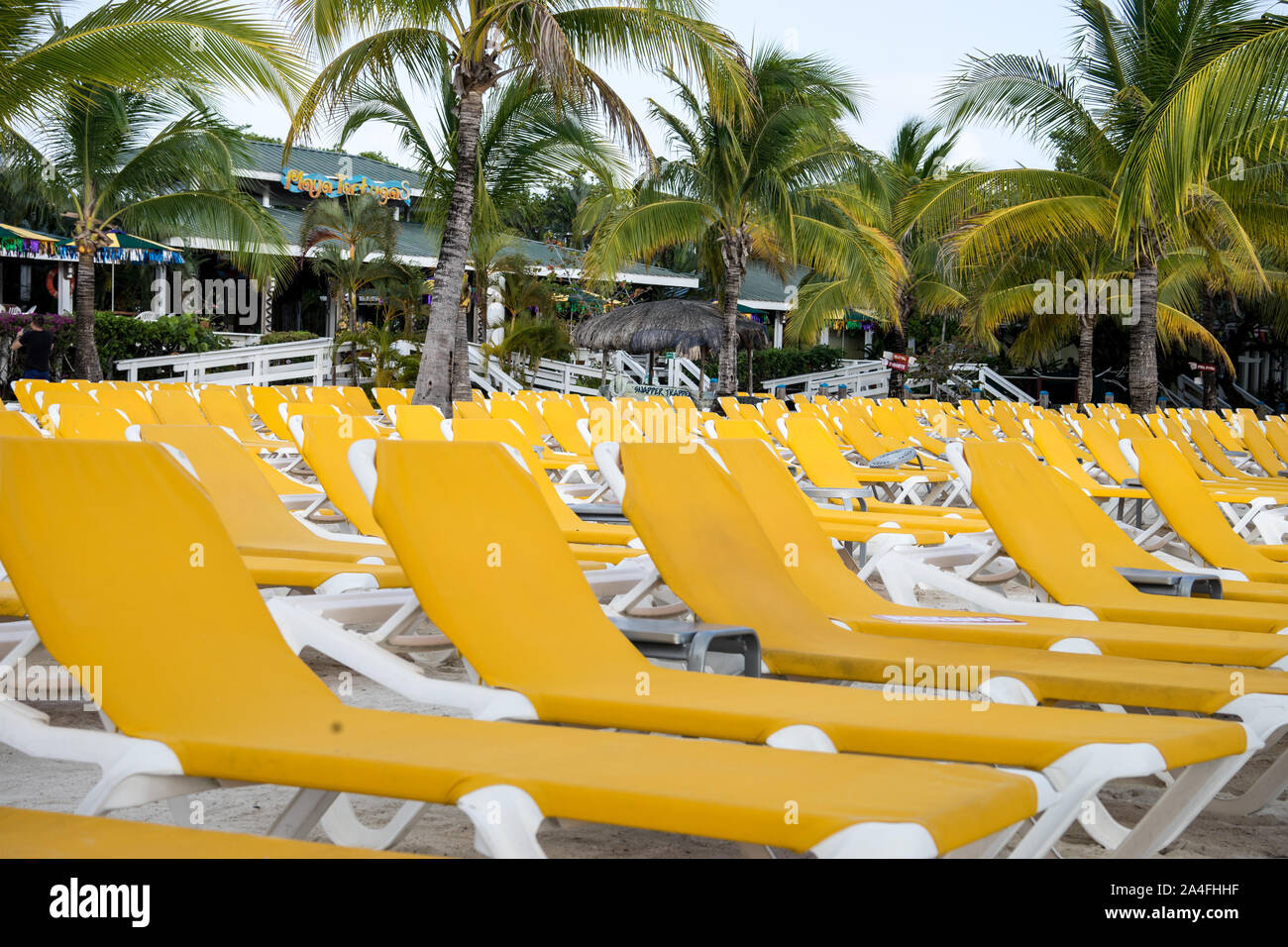 Mahogany Bay cruise ship stop, Roatan, Honduras Stock Photo - Alamy