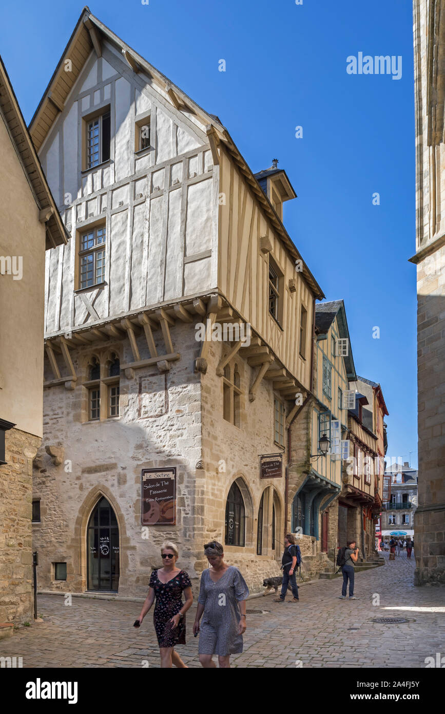 Half timber architecture hi-res stock photography and images - Alamy