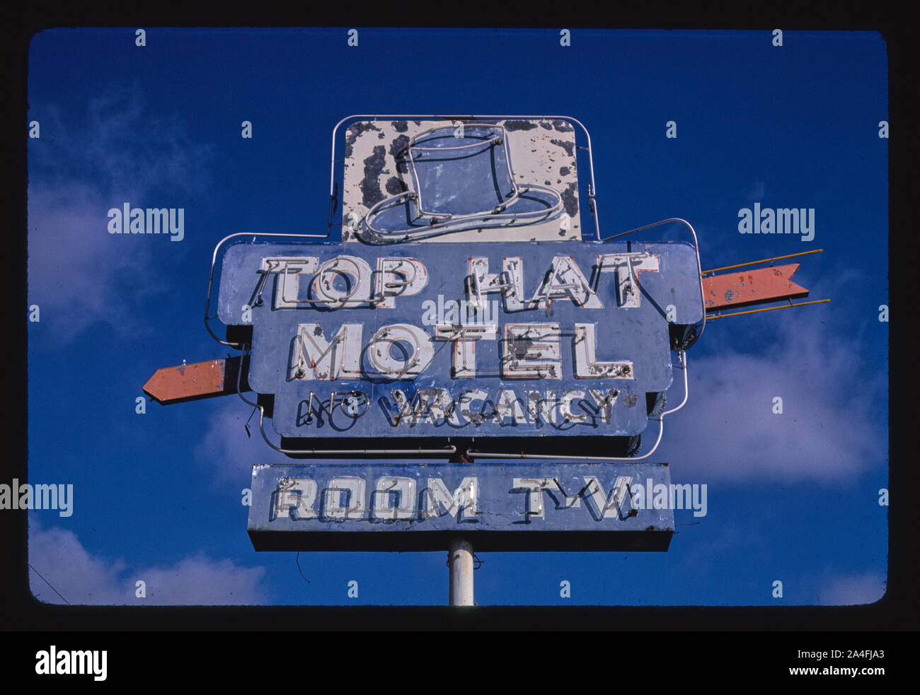 Top hat sign hi-res stock photography and images - Alamy