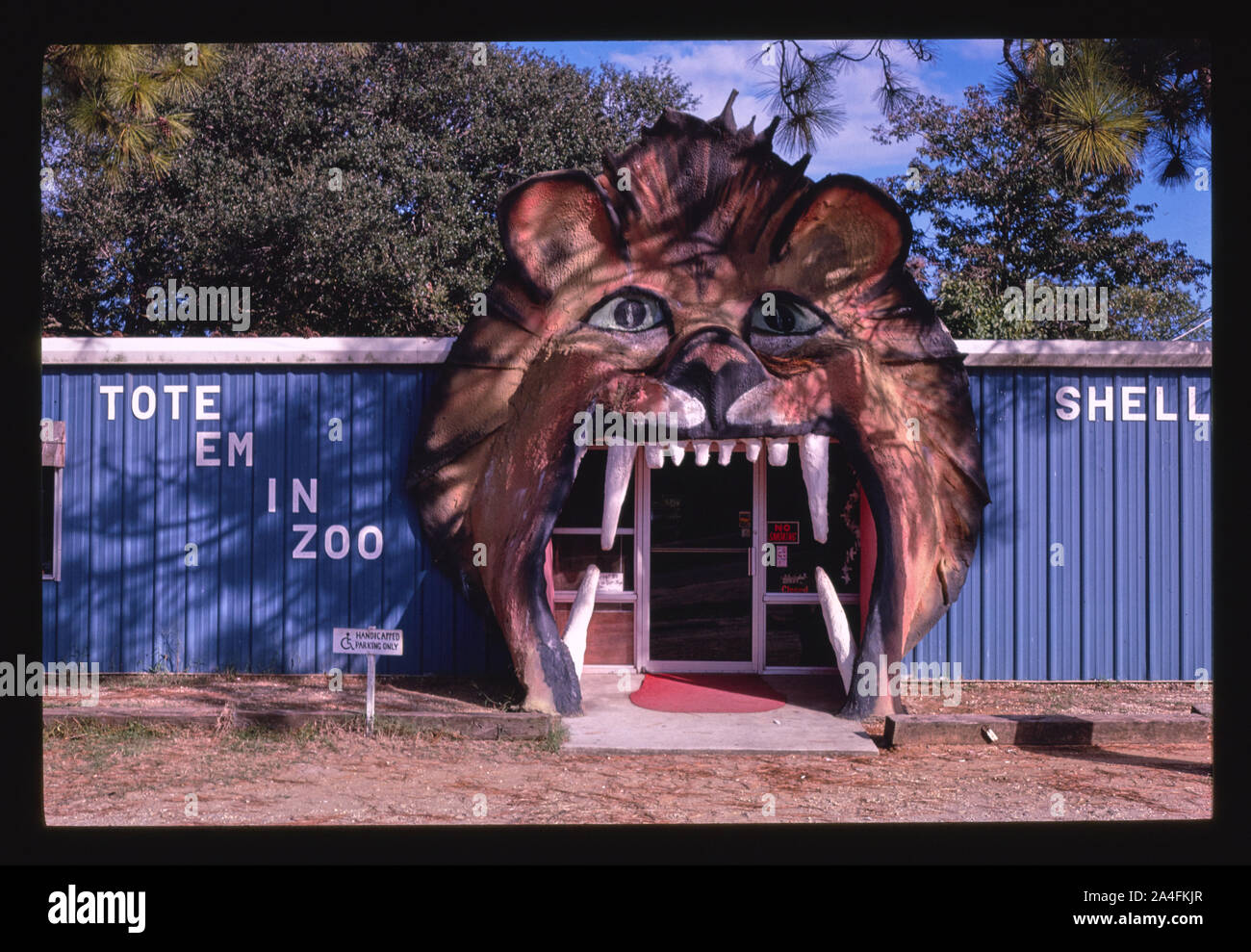 Totem in zoo entry, Wilmington, North Carolina Stock Photo - Alamy