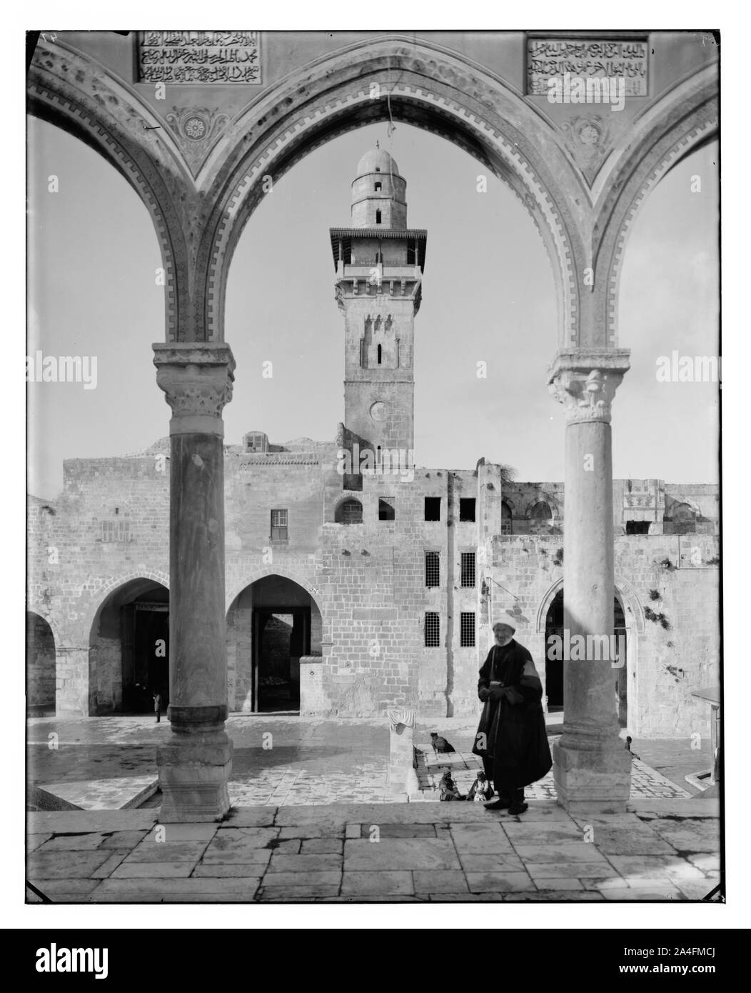 Archway through archway Black and White Stock Photos & Images - Alamy