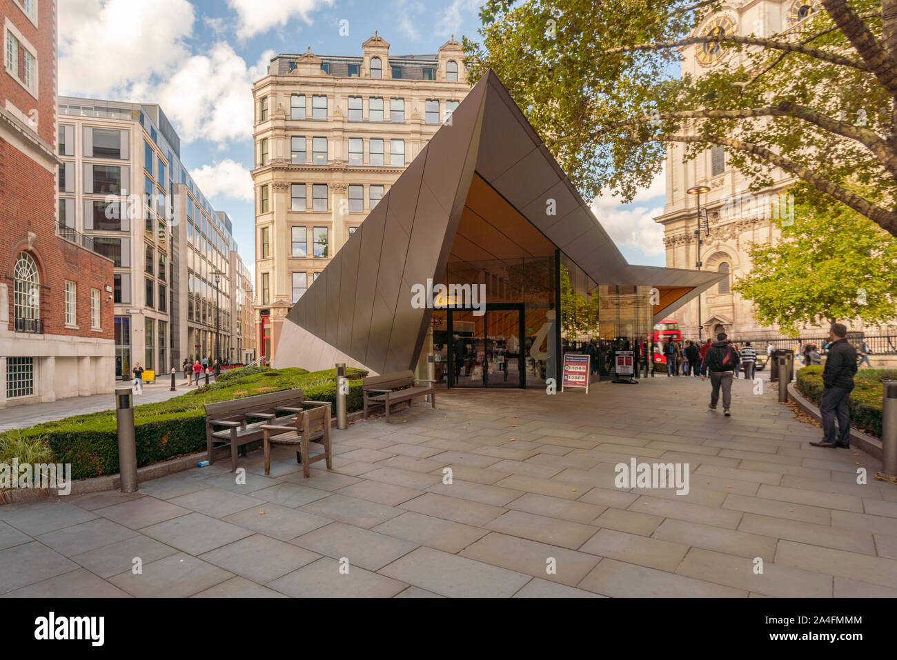City of London Information Centre carter lane gardens in sunny day ...
