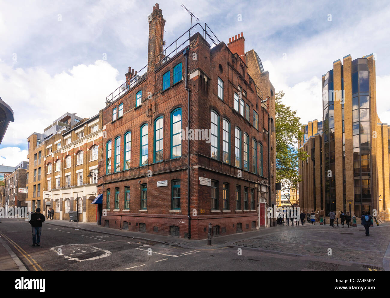 Old red brick house uk hi-res stock photography and images - Alamy