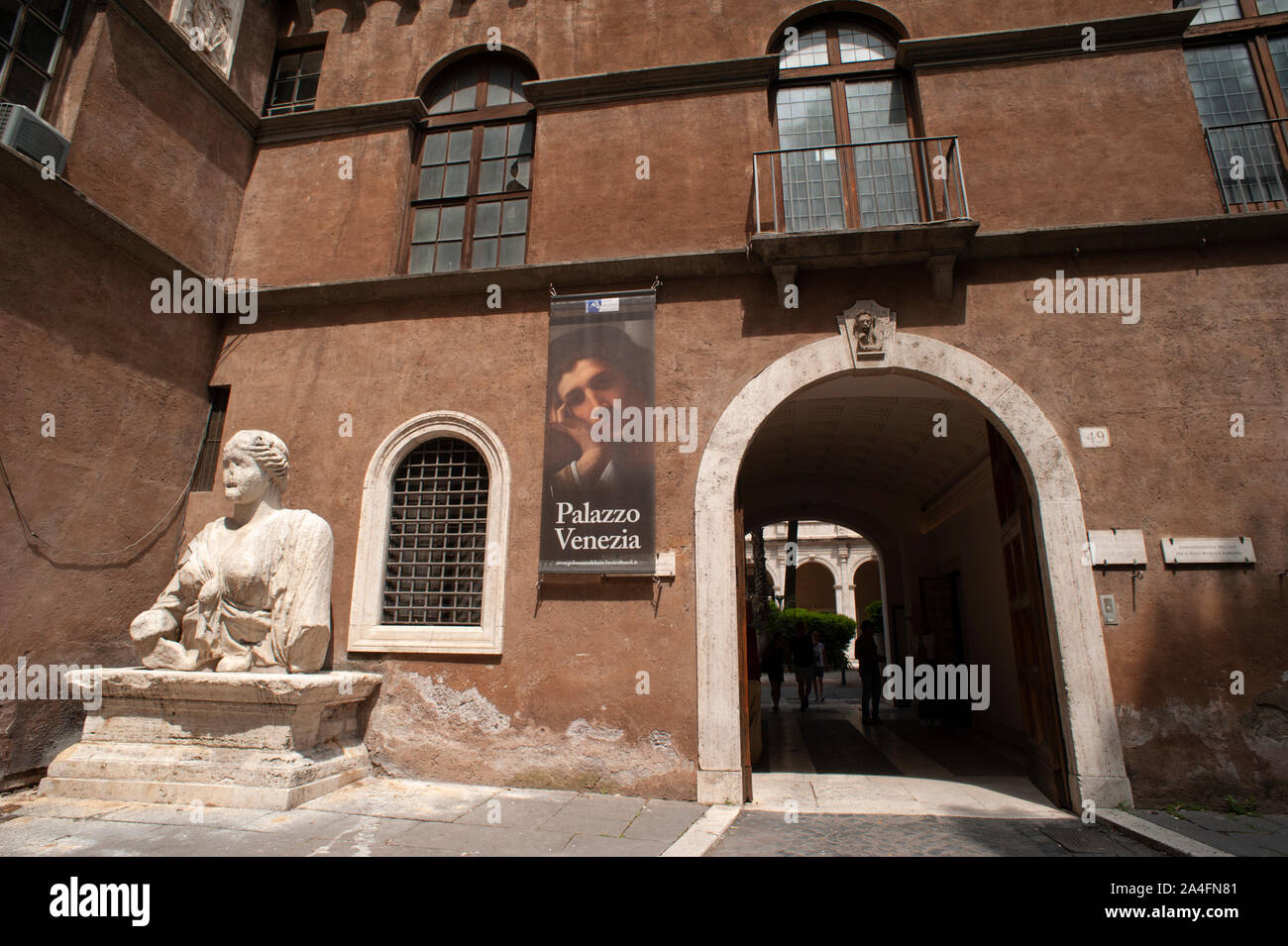 Italy, Rome, Palazzo Venezia, courtyard entrance in Piazza San Marco ...