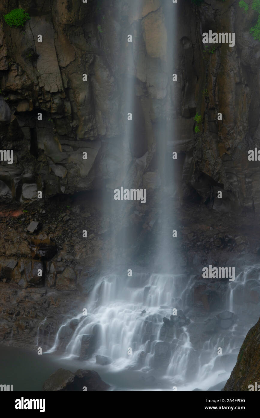 Koyna dam hi-res stock photography and images - Alamy