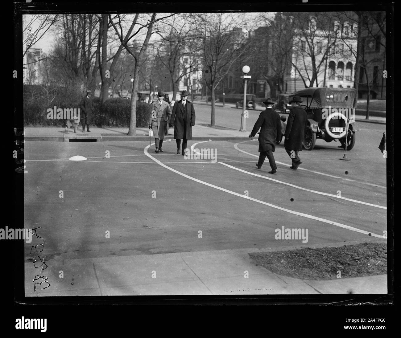 Traffic street markings Stock Photo - Alamy