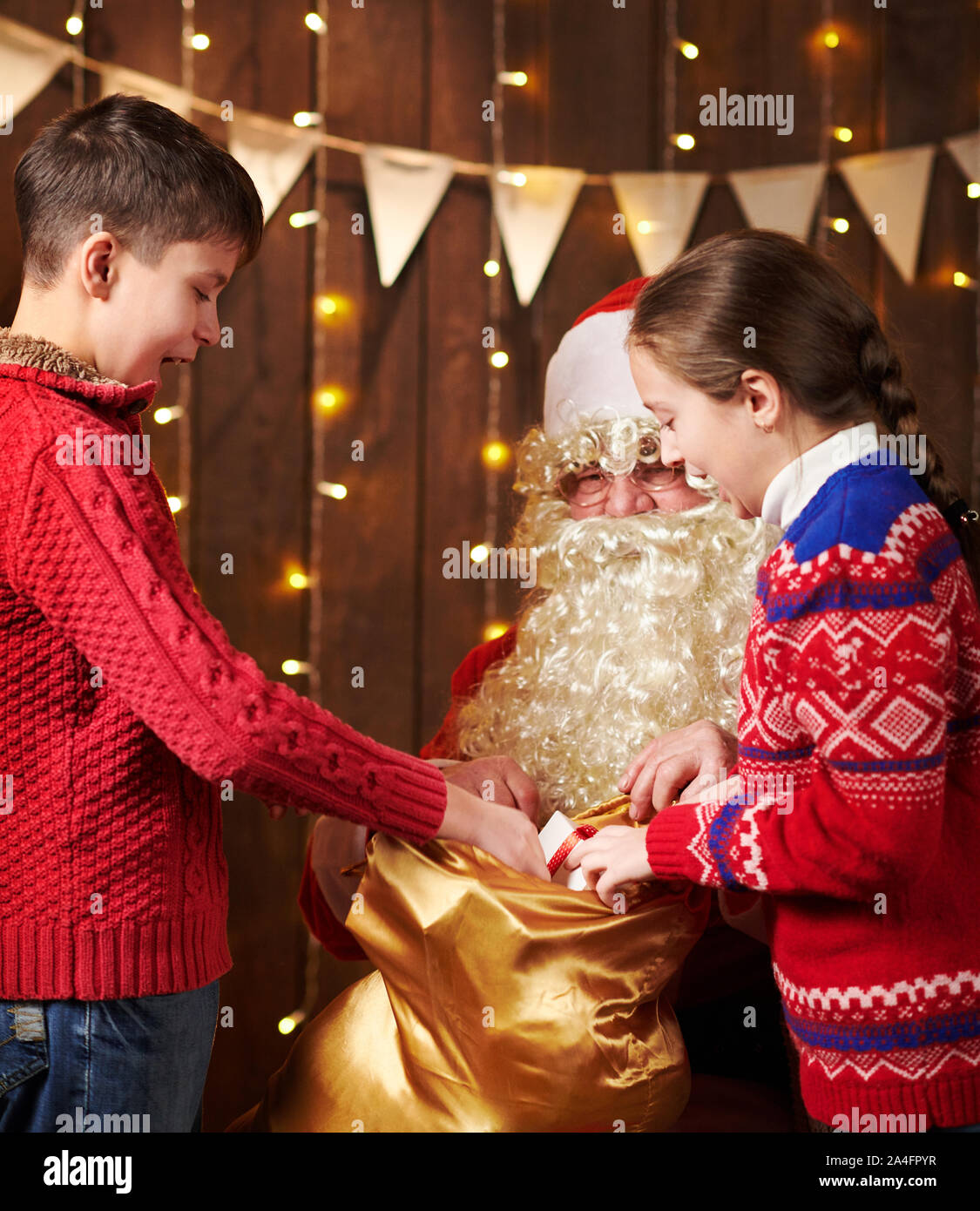 Boy girl talk glasses hi-res stock photography and images - Alamy