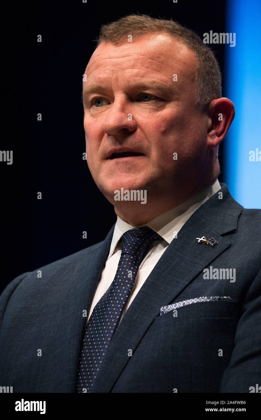 Drew hendry mp hi-res stock photography and images - Alamy