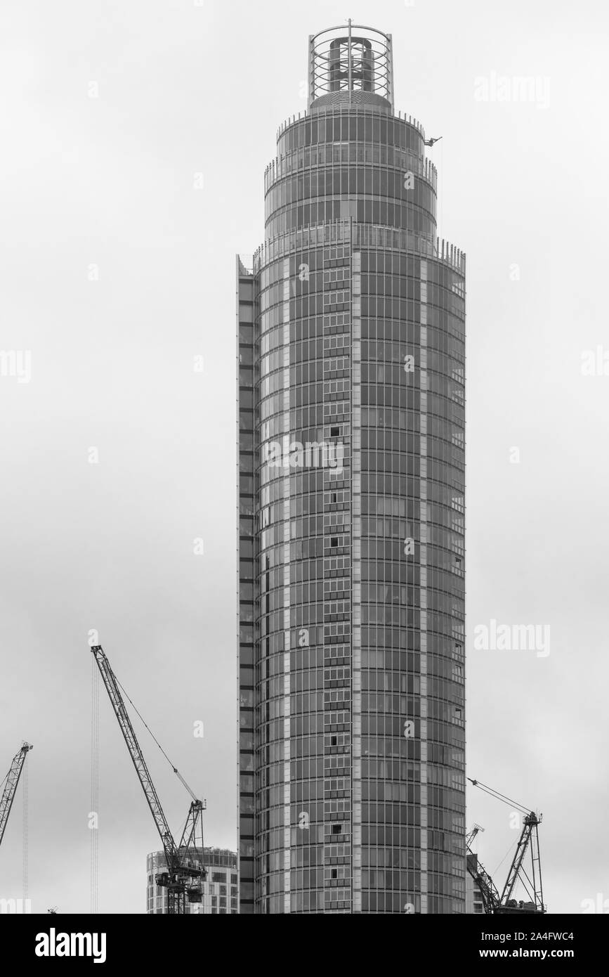 Tower block uk Black and White Stock Photos & Images - Alamy