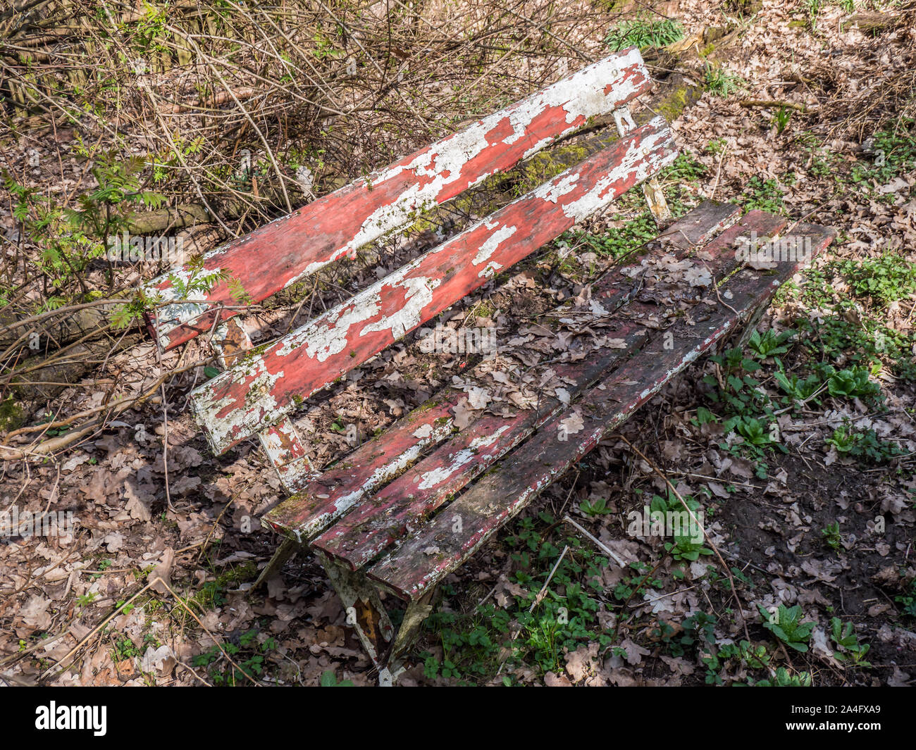 weathered old garden bench Stock Photo - Alamy