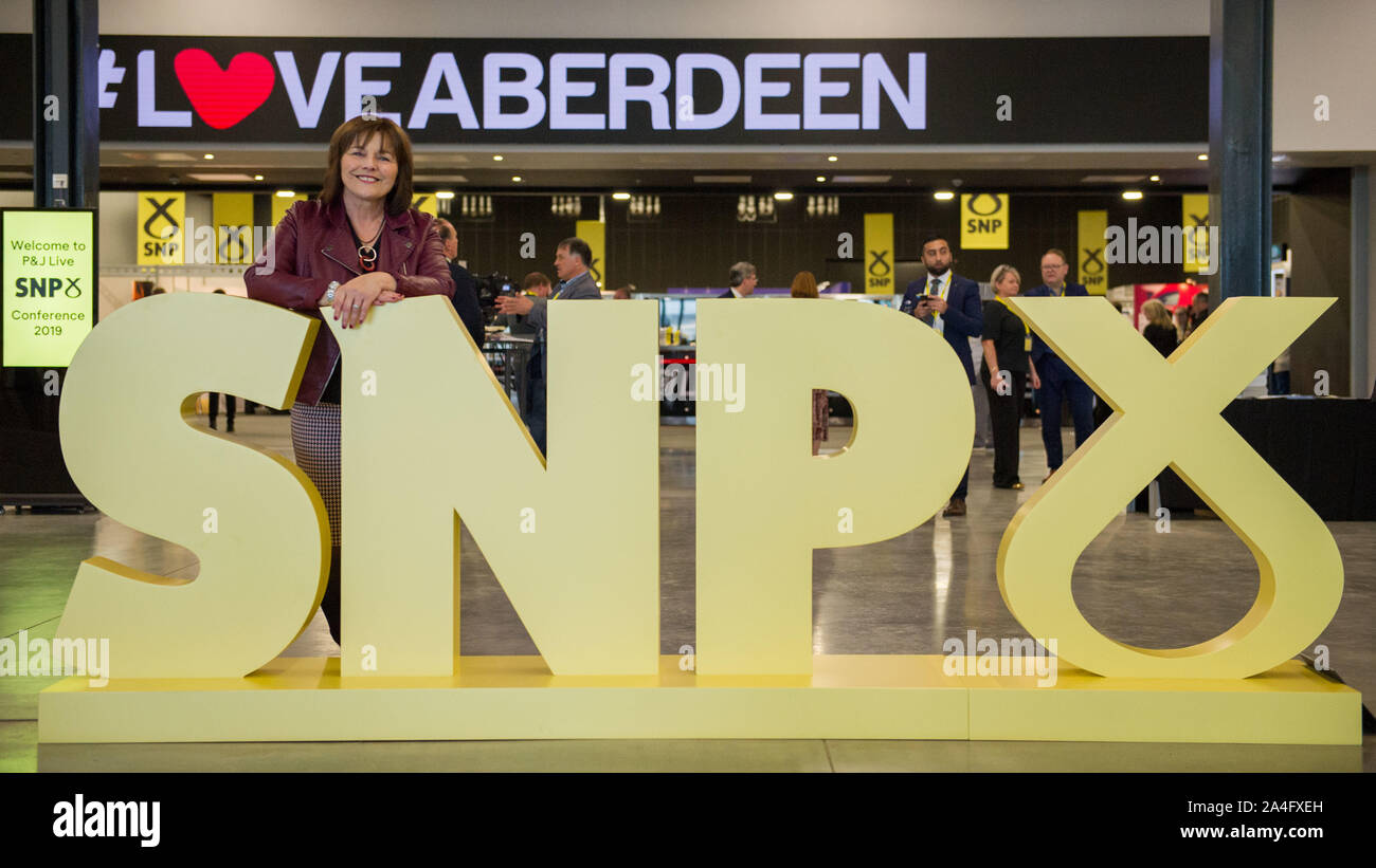 Scottish national party logo hi-res stock photography and images - Alamy