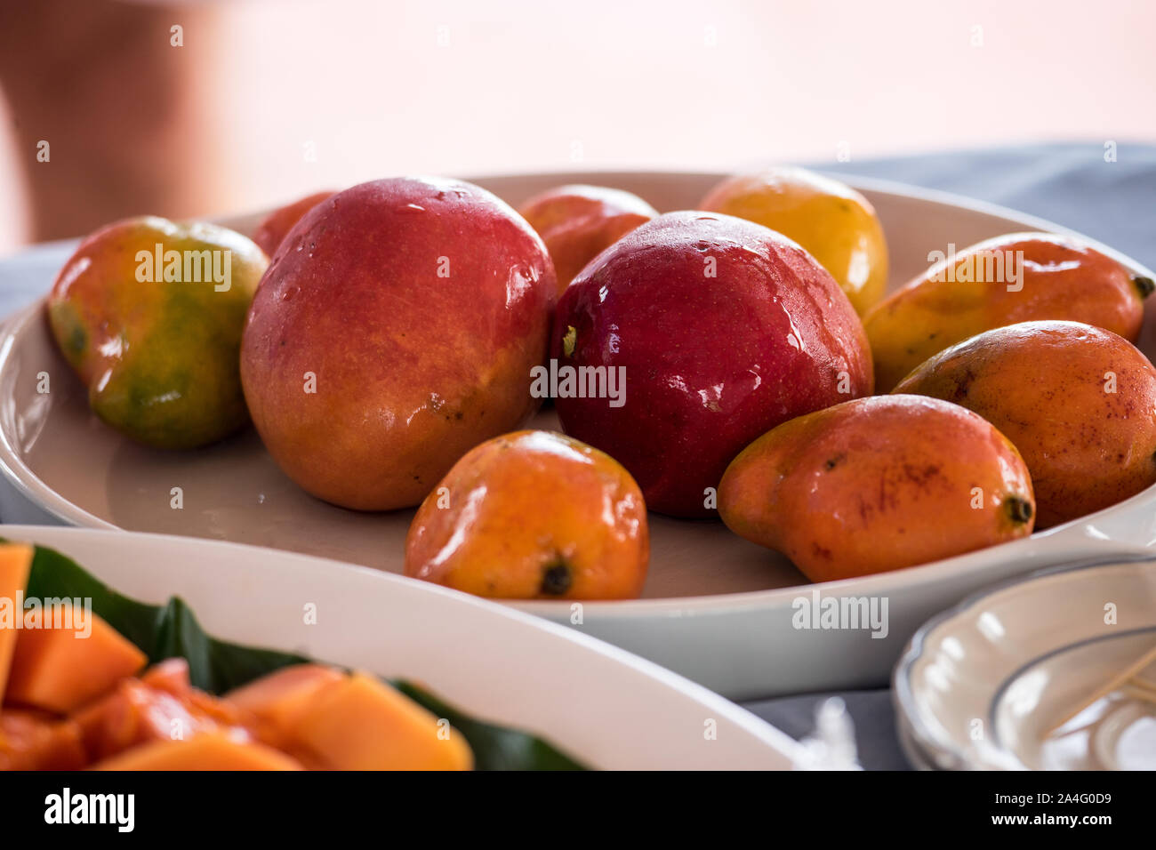 fresh mangoes ready to eat Stock Photo - Alamy