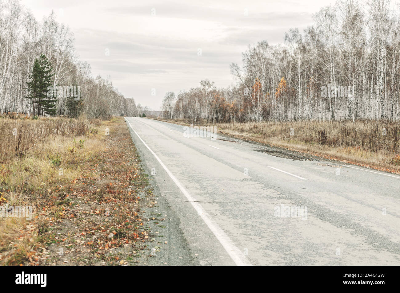 Empty road background hi-res stock photography and images - Alamy