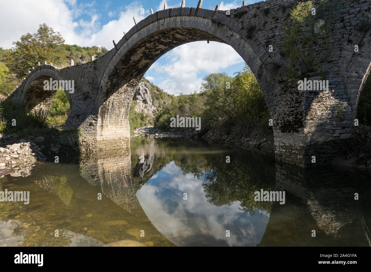 Triple arch bridge greece hi-res stock photography and images - Alamy
