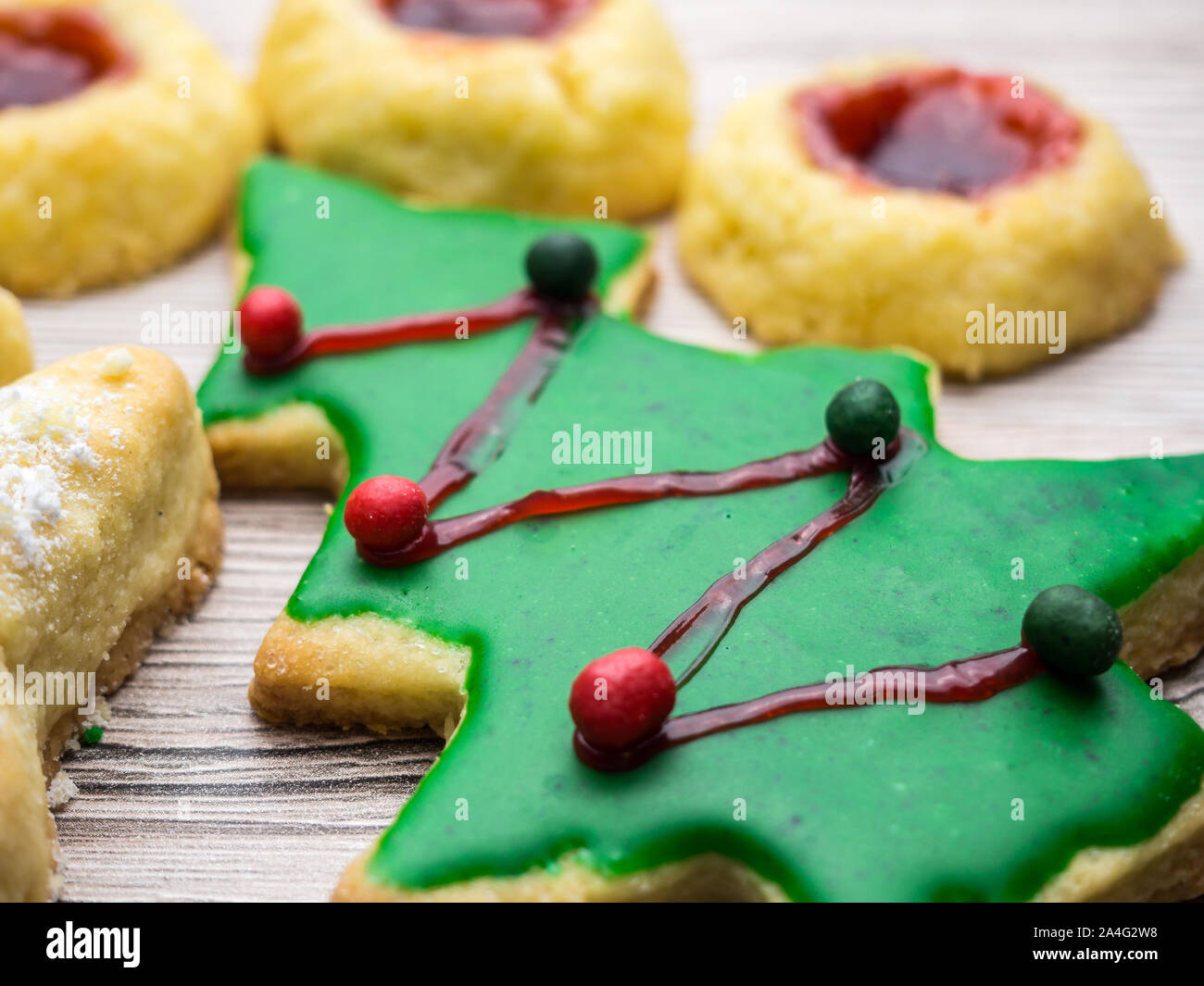 Christmas Biscuits Christmas Tree background Stock Photo - Alamy